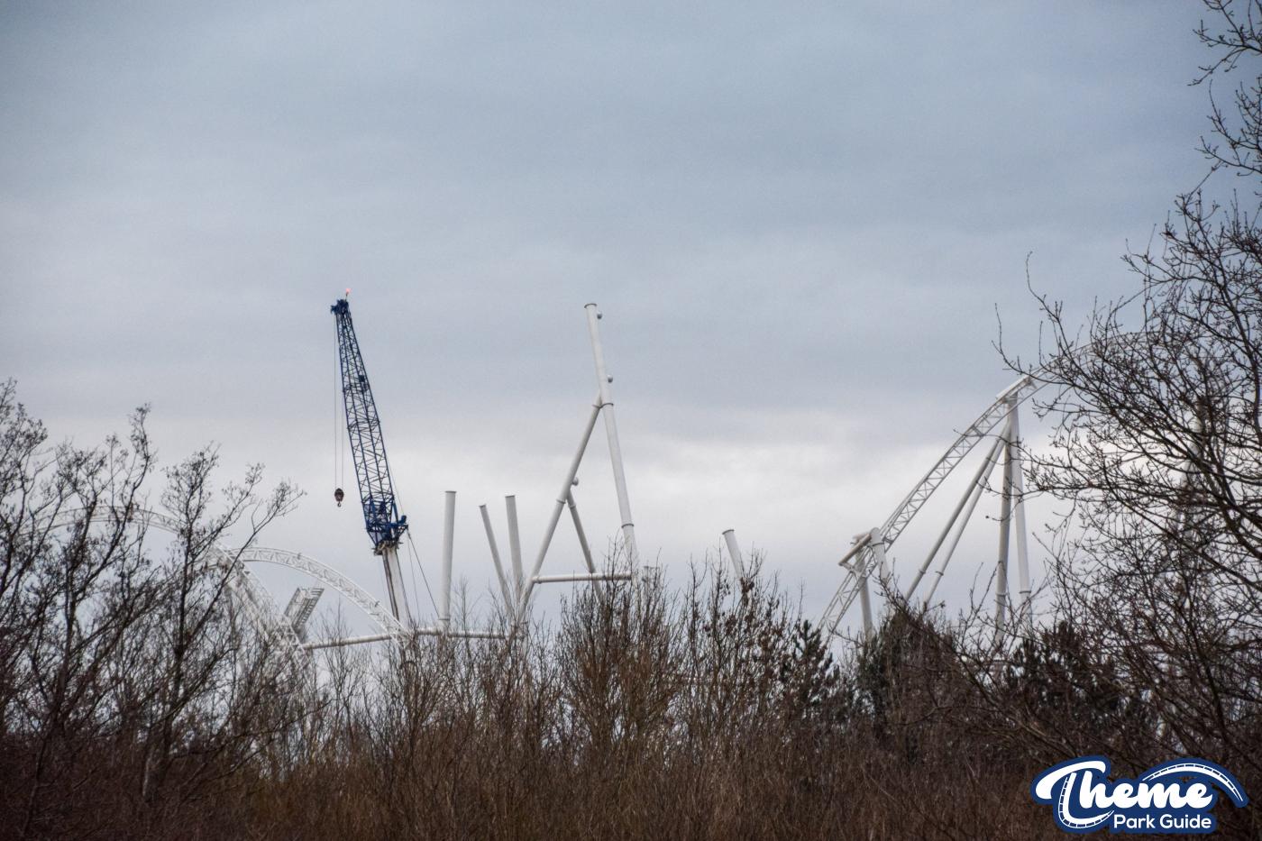 Hyperia Huge Crane Arrives And First Drop Install Continues | Theme ...